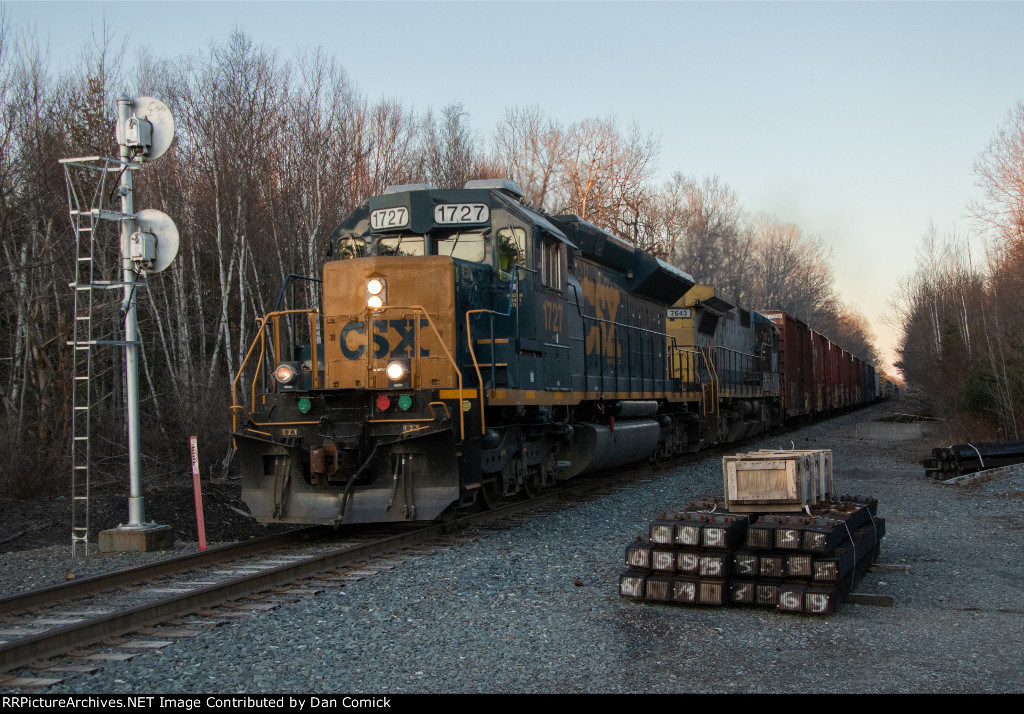 CSXT 1727 Leads L071 West at CP-Canaan